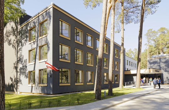 Jūrmalā atklāts pirmais A klases biroju nams